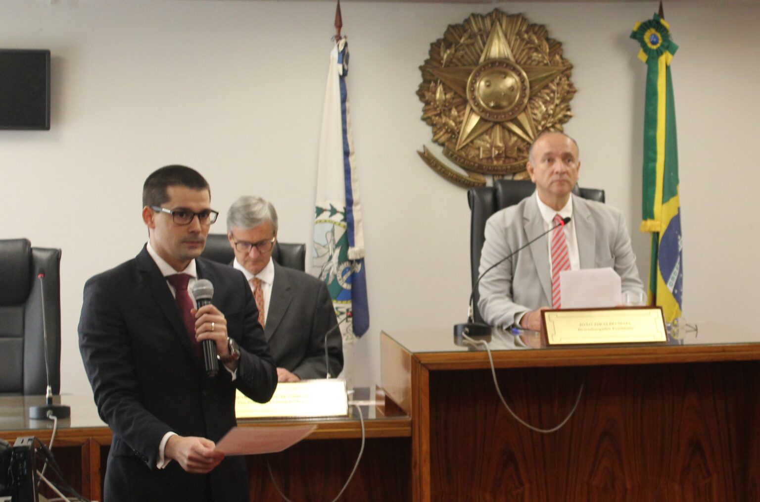 AMAERJ prestigia a cerimônia de posse de 24 juízes eleitorais | AMAERJ