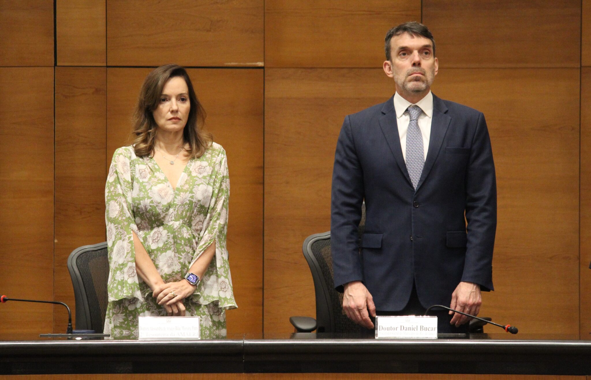 Em plenário lotado, 17 desembargadores tomam posse no Tribunal de ...